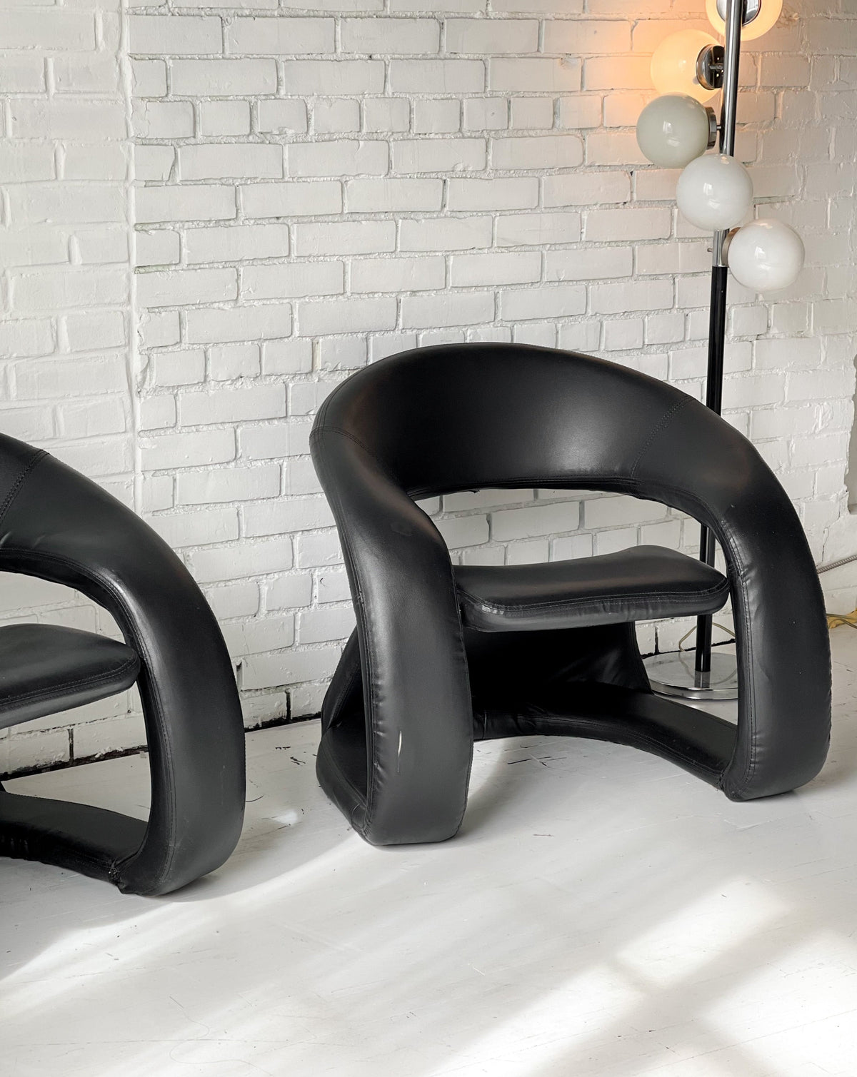 Black Jaymar Tongue Chair– The 365 Studio